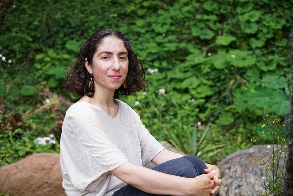 About - Amanda Quvus